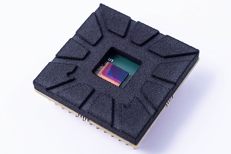 Monolithic thin-film image sensor boosts SWIR range ...